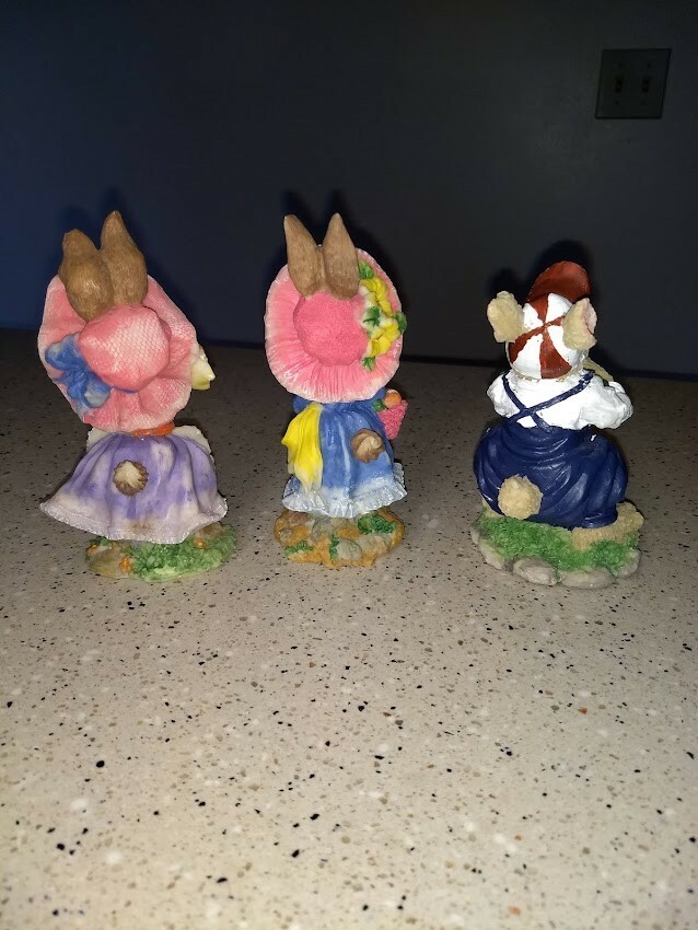 K’s Collection 3 Easter Bunny Rabbit Figurines Hats Carrots Eggs Basket ...