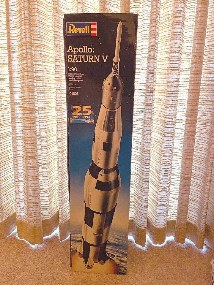 🚀 25th Anniversary 1969-1994 Apollo Saturn V 1:96 Scale Revell Model ...