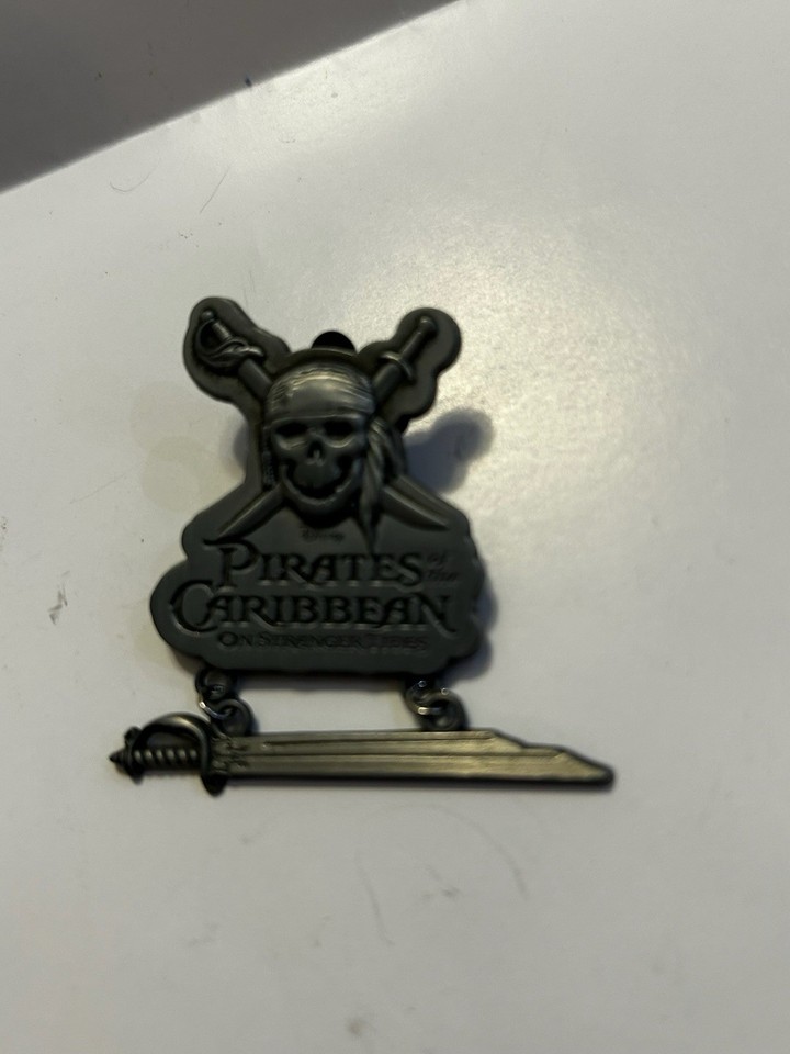 PINS DISNEY PIN PIRATES CARIBBEAN SKULL ON STRANGER TIDES JACK DANGLE ...