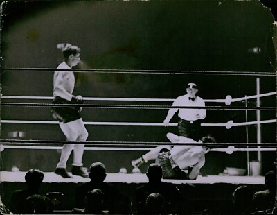LG833 1938 Original Photo EDDIE PHILLIPS KNOCKS OUT BEN FOORD Boxing ...
