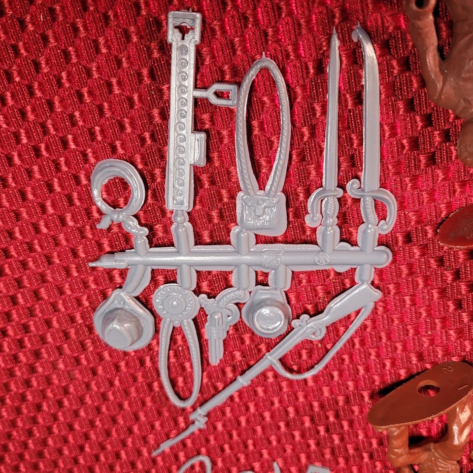 Vintage Plastic Cowboys Ring Hand w/weapons 1/32" approx. 43 Pieces Lot ...