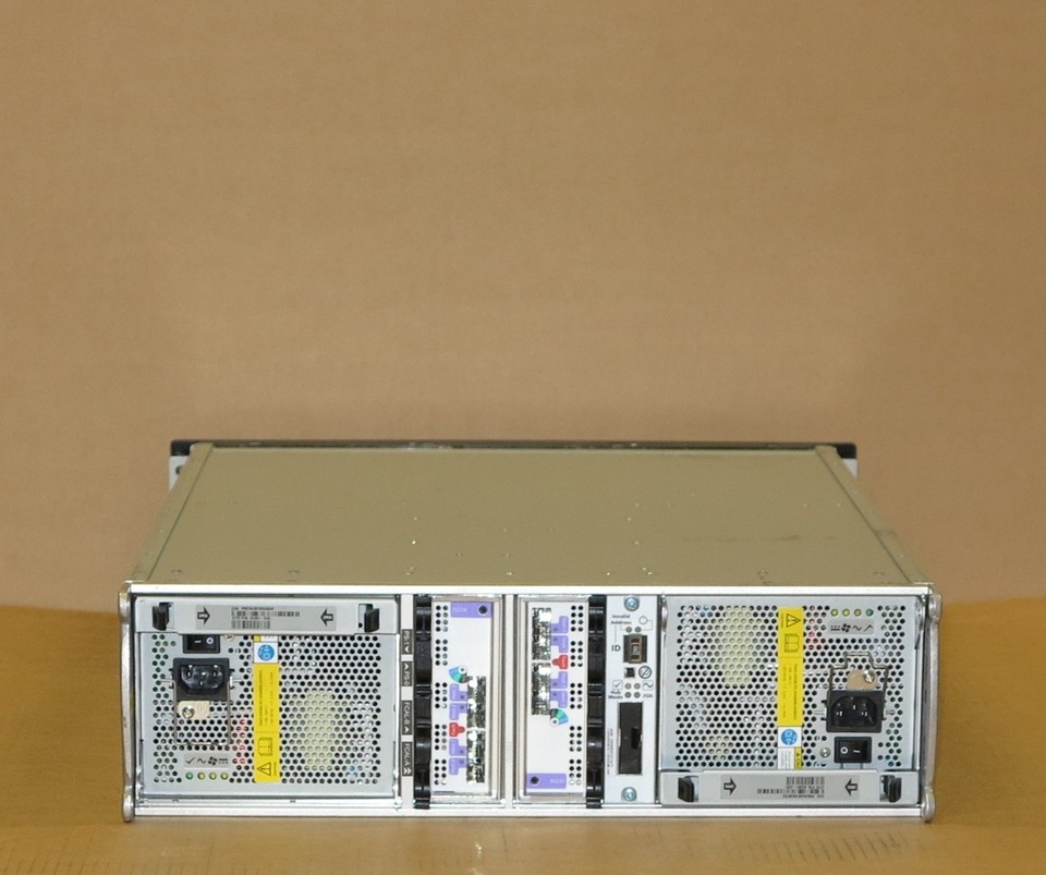 HP 3PAR 16-Bay SAN F-Class Storage Array 12x 300Gb 15k 4GB HDD 2x Cont ...