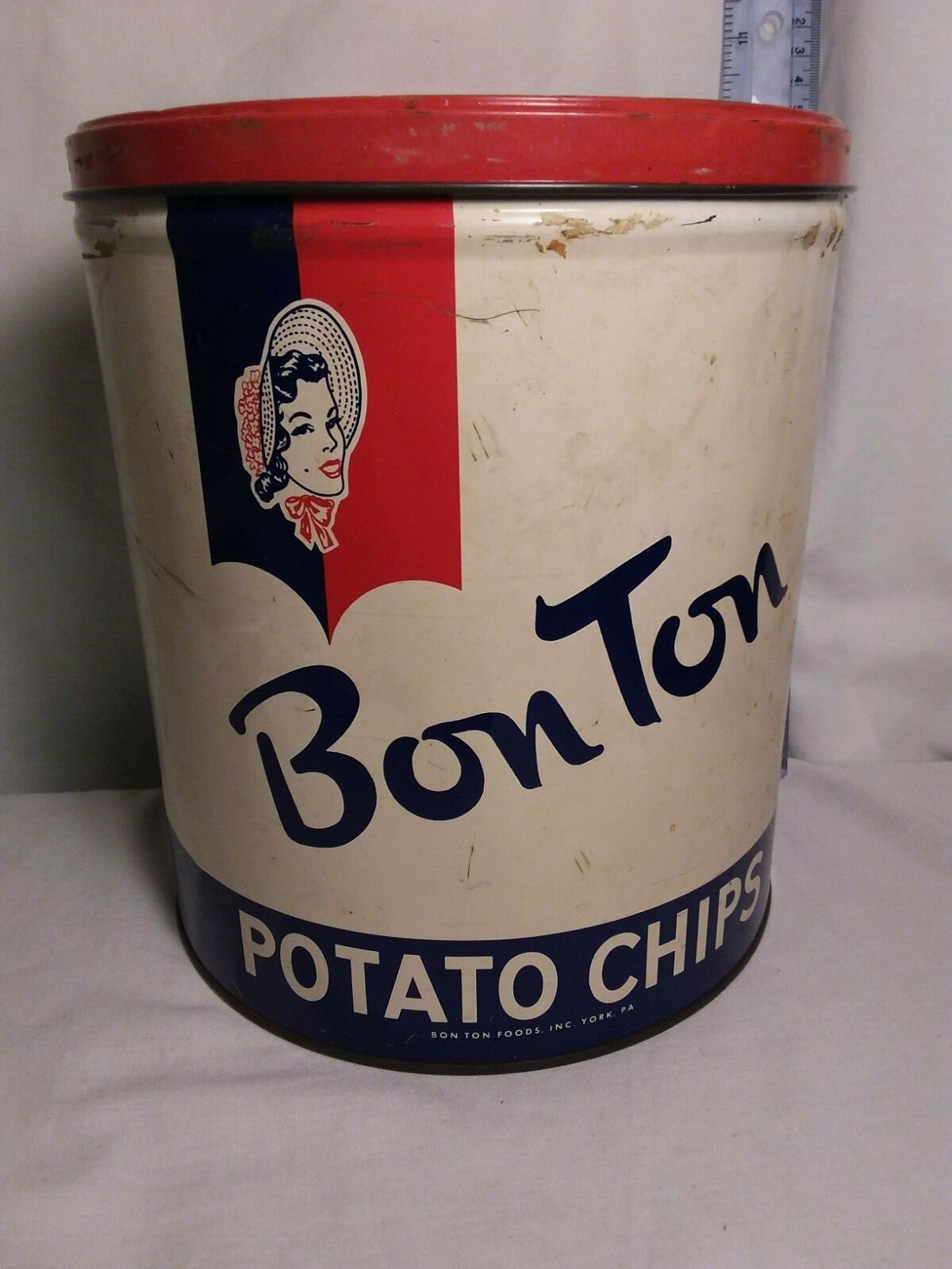 BonTon potato chip tin, good graphics, no big dents, some paint chips ...