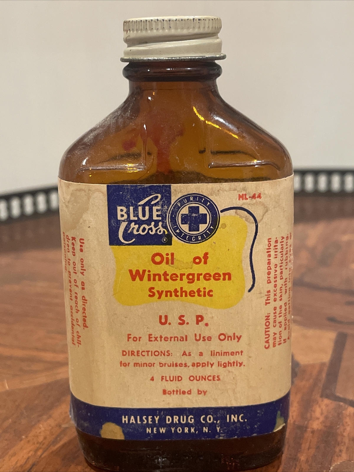 VINTAGE BLUE CROSS OIL OF WINTERGREEN SYNTHETIC LINIMENT 4 FLUID OUNCES ...