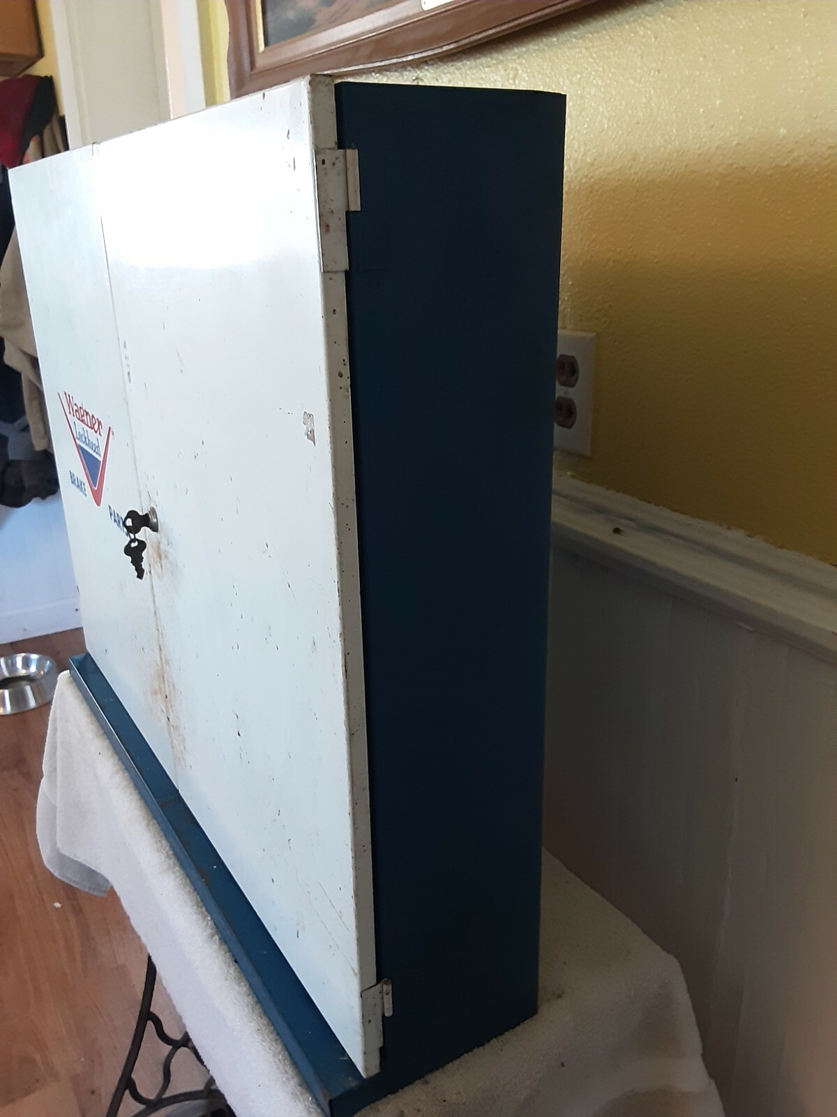 VINTAGE WAGNER LOCKHEED BRAKE PARTS DEALER WALL CABINET/SIGN w/key | eBay