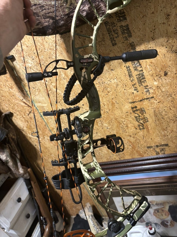 Right Hand Obsession Bow DEF-CON 6 Compound Bow Come With Case And ...