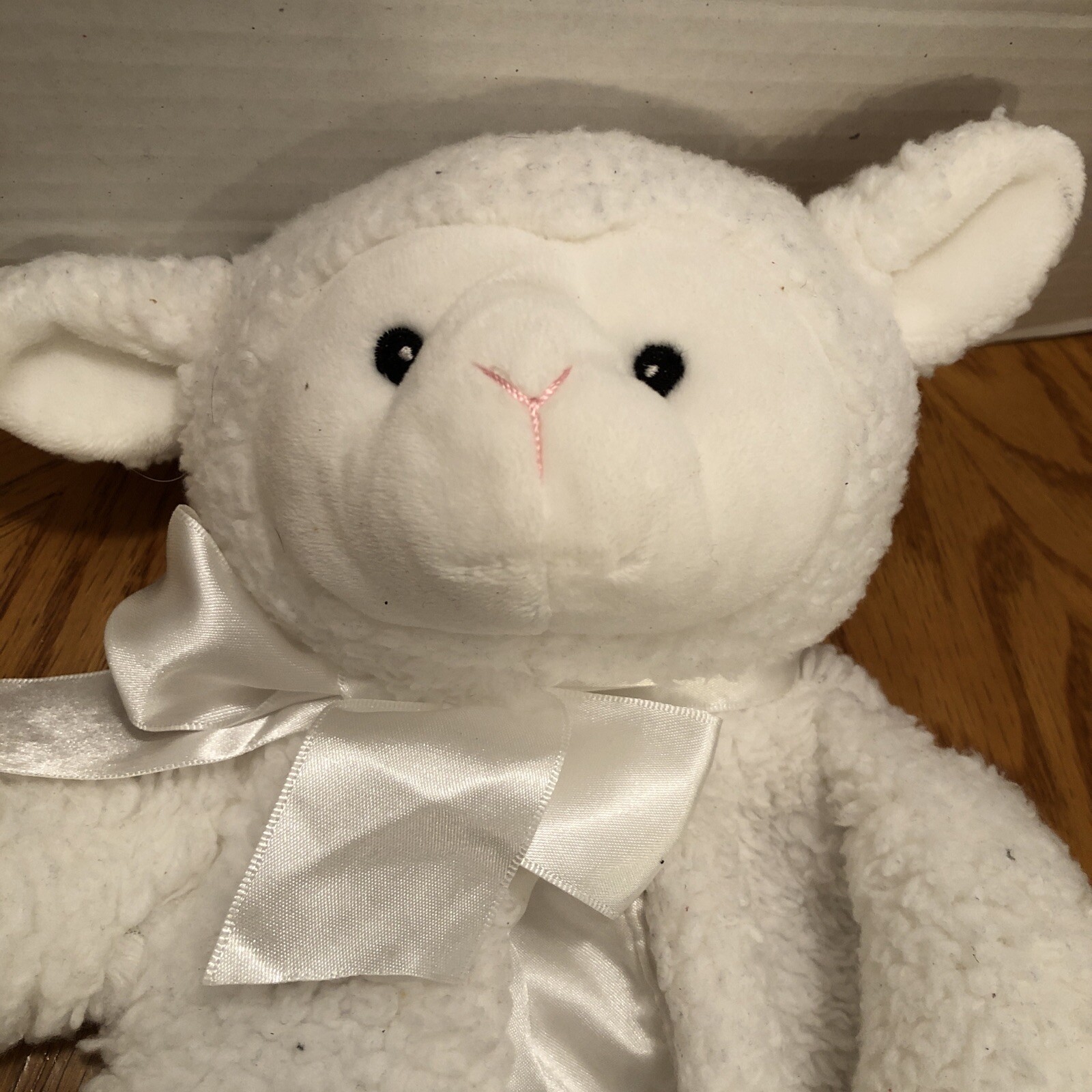 Gund Edgehill Collection Sheep Lamb Lovey White Security Blanket Satin ...