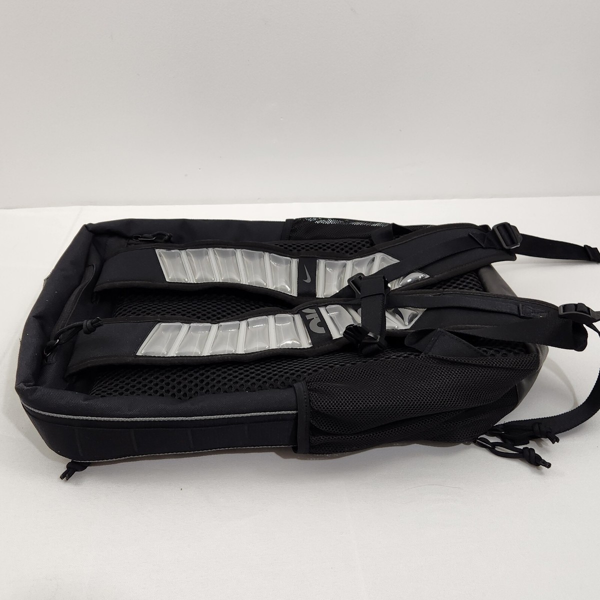Nike Utility Speed Training Padded Backpack - Black (CK2668 Nike Utility Speed Training Padded Backpack - Black (CK2668