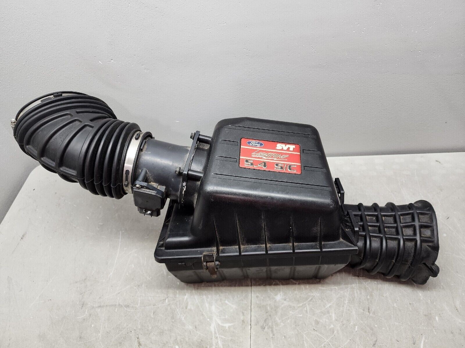 2001-2004 SVT Lightning Intake Airbox and Mass Air Meter 01 02 03 04 ...