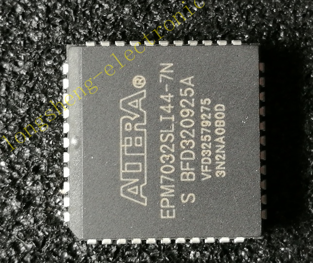 1PCS EPM7032SLI44-7N IC MAX 7000 CPLD 32 44-PLCC EPM7032 7032 EPM7032S ...