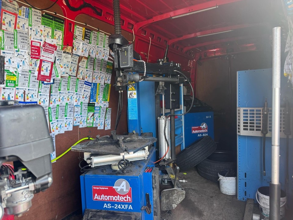 RARE - IVECO DAILY 4X4 PANEL VAN - SPEC LIFT RECOVERY - WINCH - MOBILE ...