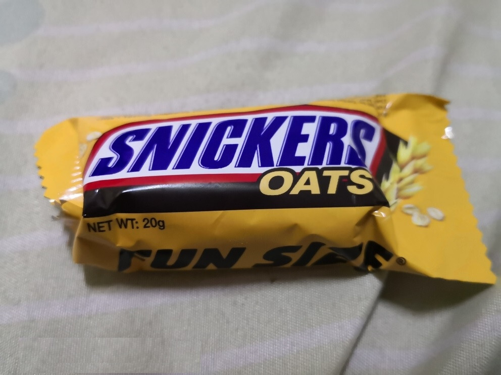 SNICKERS Oats Peanut Chocolate Bar Fun Size Pack 220g - 20g X 11 Small ...