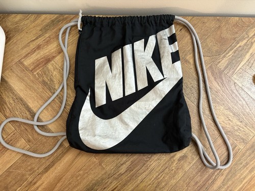Nike Black Silver Drawstring Bag Athletic Bag With Zip Pocket L4 | eBay
