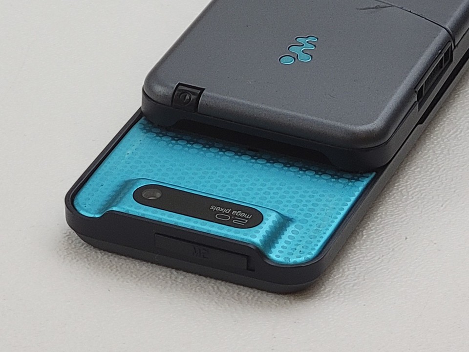 Retro Sony Ericsson Walkman W580i Cell Phone 2G for AT&T - SMALL ISSUE ...