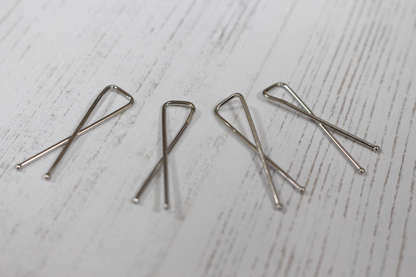 Metal Shirt Clips & Dressmakers Snag Free Paper Pattern, Stitch and Row ...