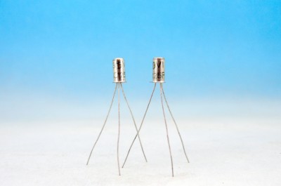 2 X AC125 Matched LOW GAIN Germanium PNP Fuzz Effect PAIR Transistors ...