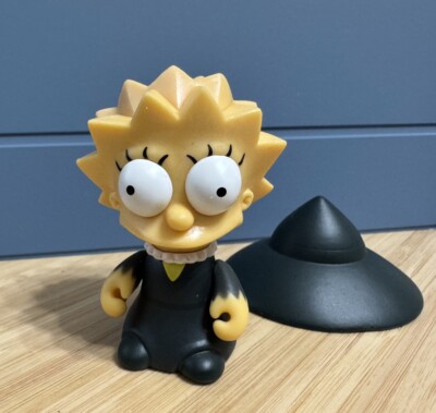 Kidrobot Simpsons Witch Lisa Treehouse of Horror Halloween Vinyl Figure ...