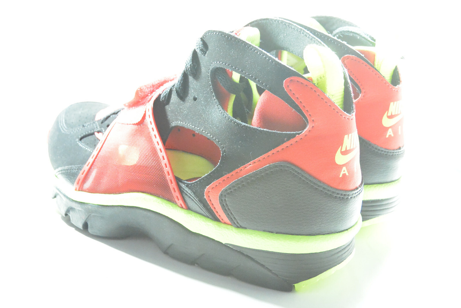 DS NIKE 2018 AIR TRAINER HUARACHE RED VOLT 10.5 - 11.5 ANIMAL CAMO MAX ...