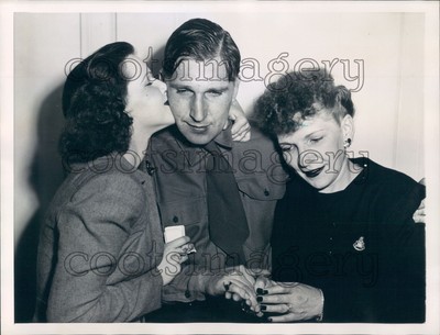 1945 US Army Major Arthur Wermuth With Mother & Sister Press Photo | eBay