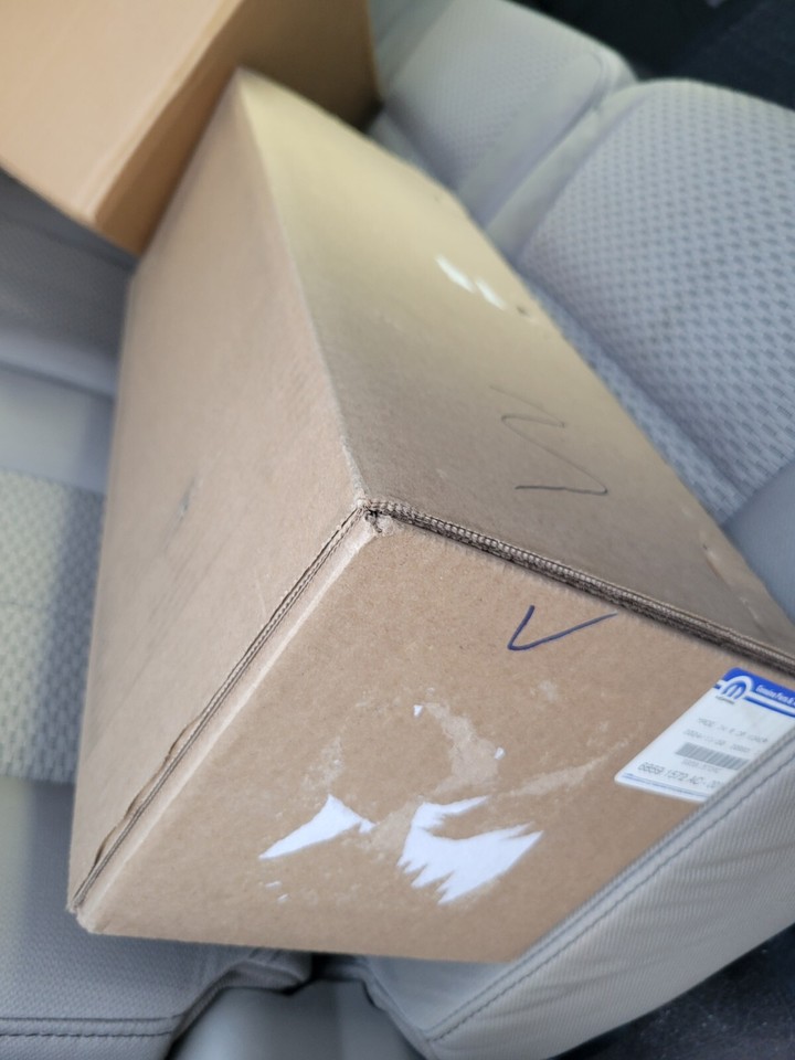 68591572AC NEW Genuine MOPAR OEM Rigth Side Exhaust Manifold 5.7 Engine ...