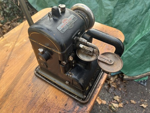 Vintage Bonis Industrial "Never-Stop" Fur/Leather Sewing Machine ...