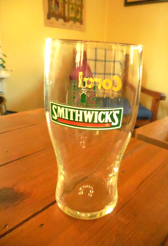 Smithwick's full pint Beer Glass, Coral Energy | eBay