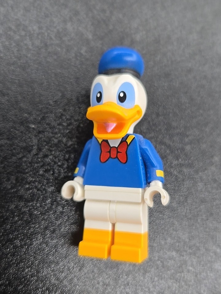 Lego 71040 Disney Castle Mickey Minnie Donald Daisy Tinker Bell 7 ...