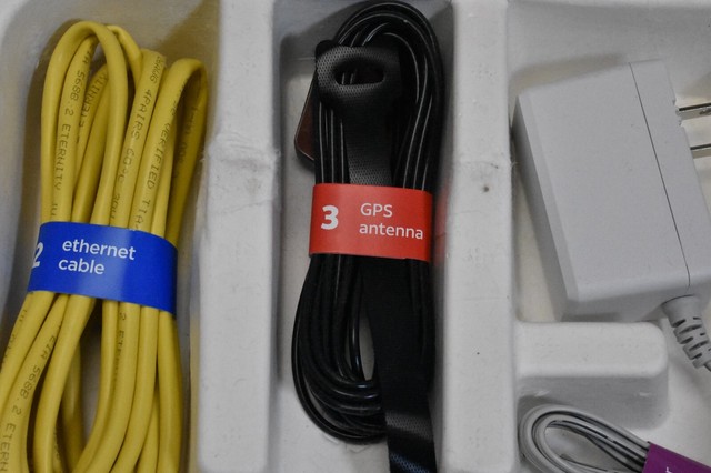 Nokia SS2FII Femtocell Multi-Band SOHO AT&T Cell Booster - Grey for ...