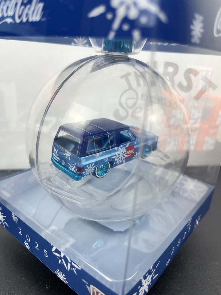 M2 Machines 2025 CHASE Coca-Cola Christmas Ornament 1973 Chevrolet K5 ...