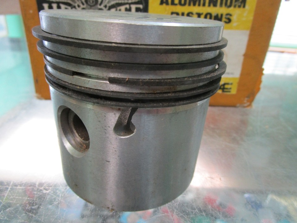 MGA 1622 engine piston STD size, four rings, flat top, Hepolite 15755 ...