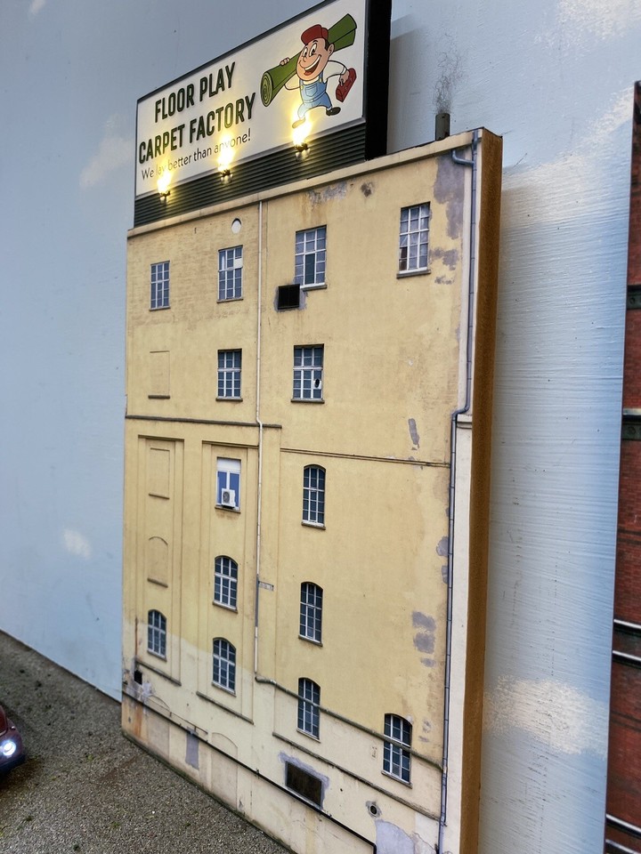 HO Scale CARPET FACTORY - Building Flat/ front w/LED - scratch built 1: ...