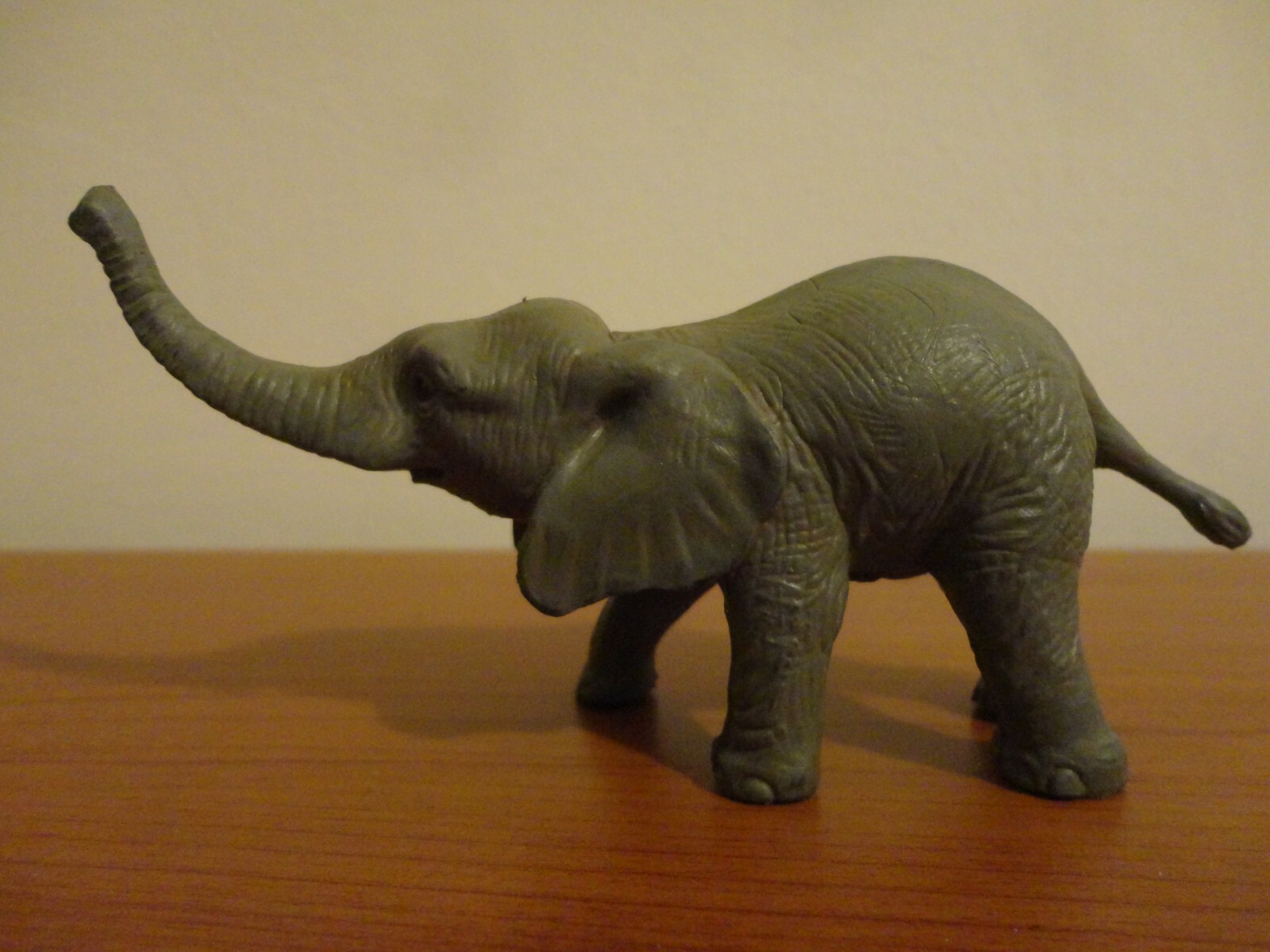 AAA CHINA NON SWOPPET (SOLID) AFRICAN ELEPHANT CUBE FROM A WILD ANIMALS ...