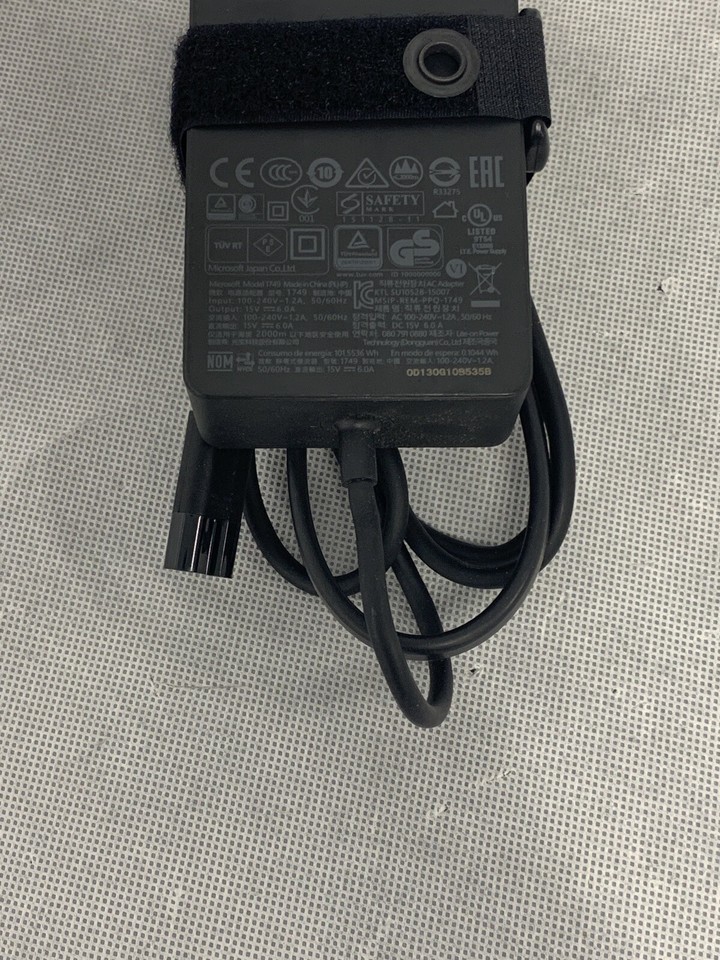 Microsoft 1661 PF3-00005 Docking Station for Microsoft Surface Pro 3, 4 ...