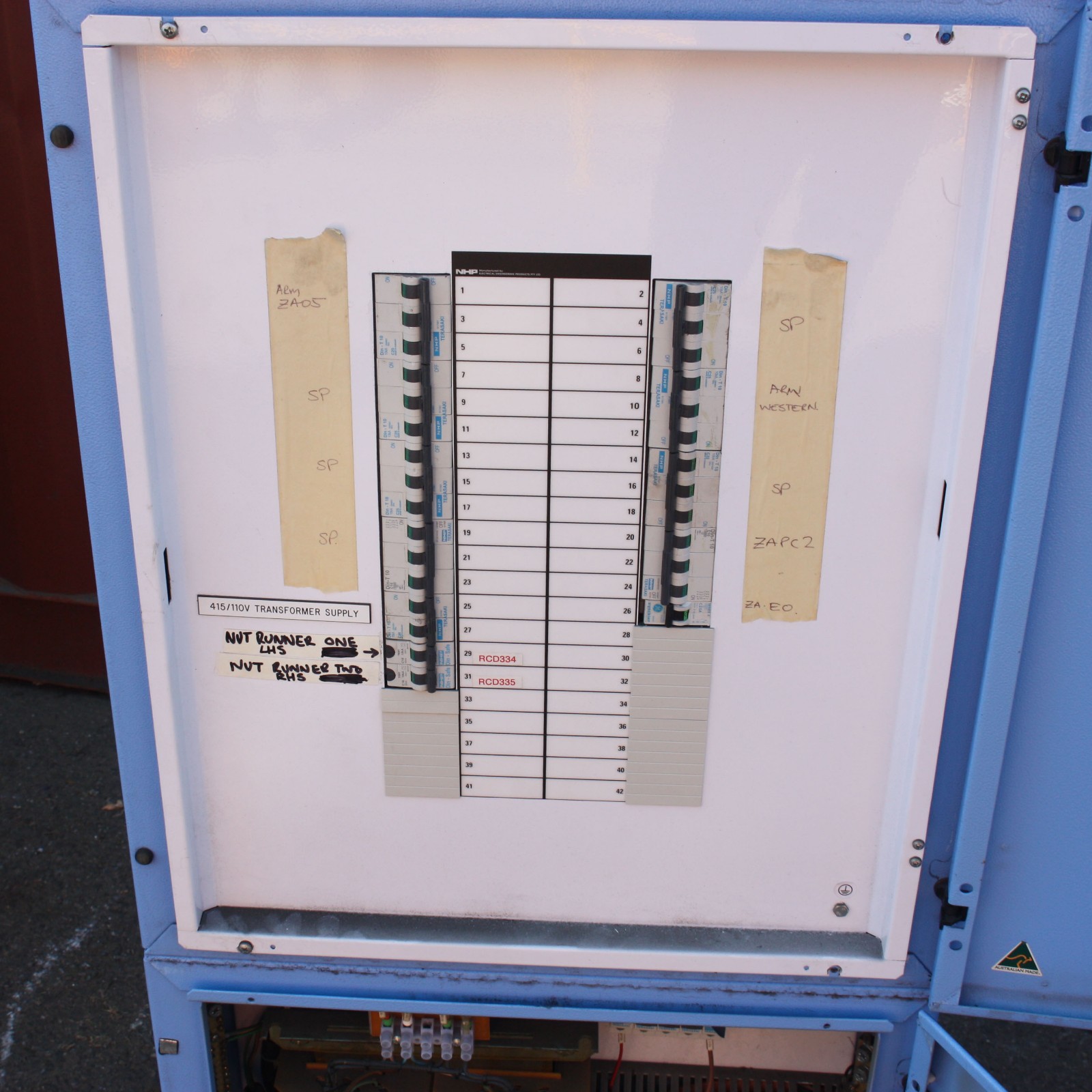 NHP Concept panelboard distribution switchboard 125A main switch 250A ...