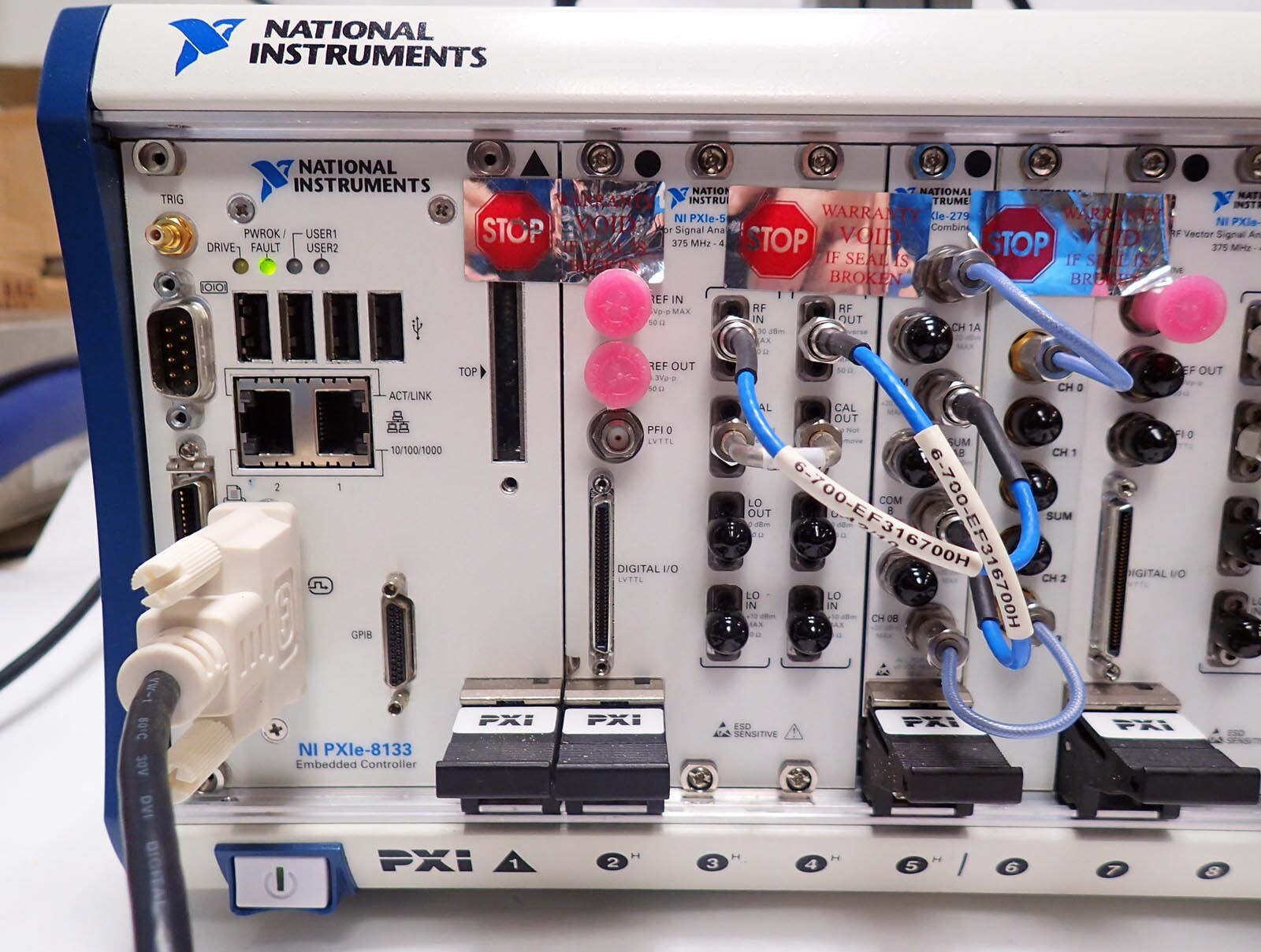 NATIONAL INSTRUMENTS PXIe-1075 PXl CHASSIS PXle 5644R TRANSCEIVER 8133 ...