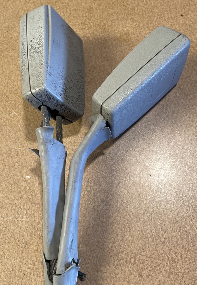 88-98 Chevy GMC Truck Bench Seat Belt Seatbelt Driver Buckle Center OBS ...