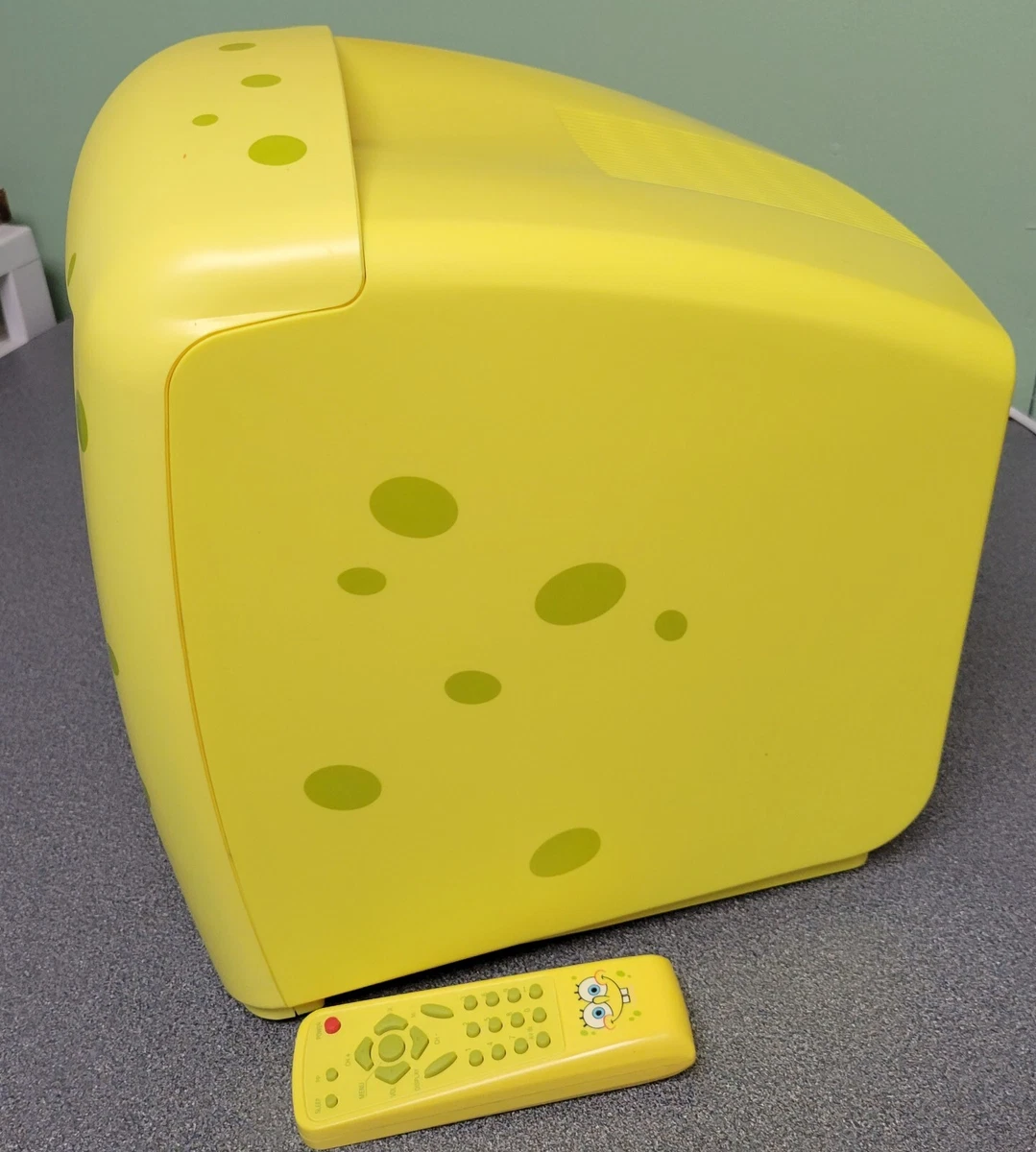 Spongebob Squarepants Emerson SB315 13 - TV & Video