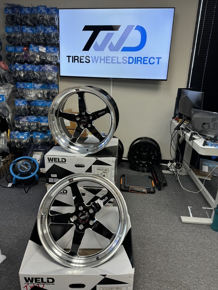 Staggered WELD RACING Ventura S104 22x8.5 & 22X12 5X127 Gloss Black ...