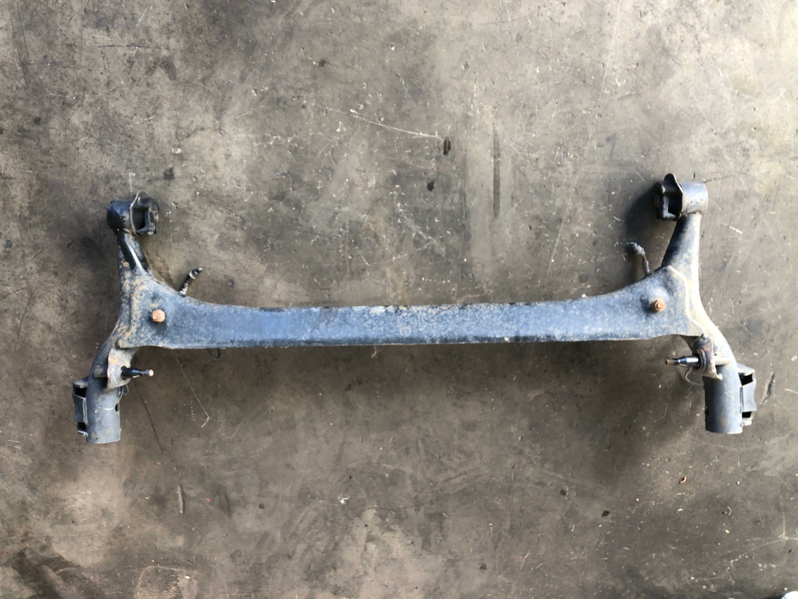 2009 TOYOTA PRIUS Rear Suspension Crossmember Load Axle Beam Assembly G ...