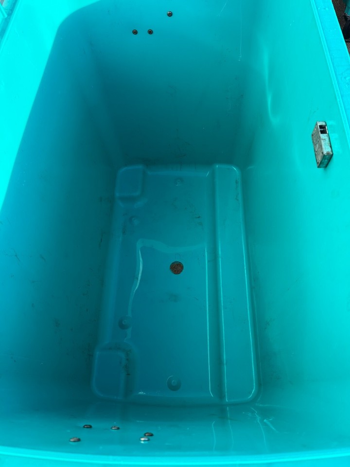 660 Litre / 270kg Wheelie Bins - Large 4 Wheeled Rubbish Commercial ...