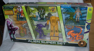 ALIEN SUPER SET Toys from the Movie WalMart Exclusive ALIENS MARINES ...