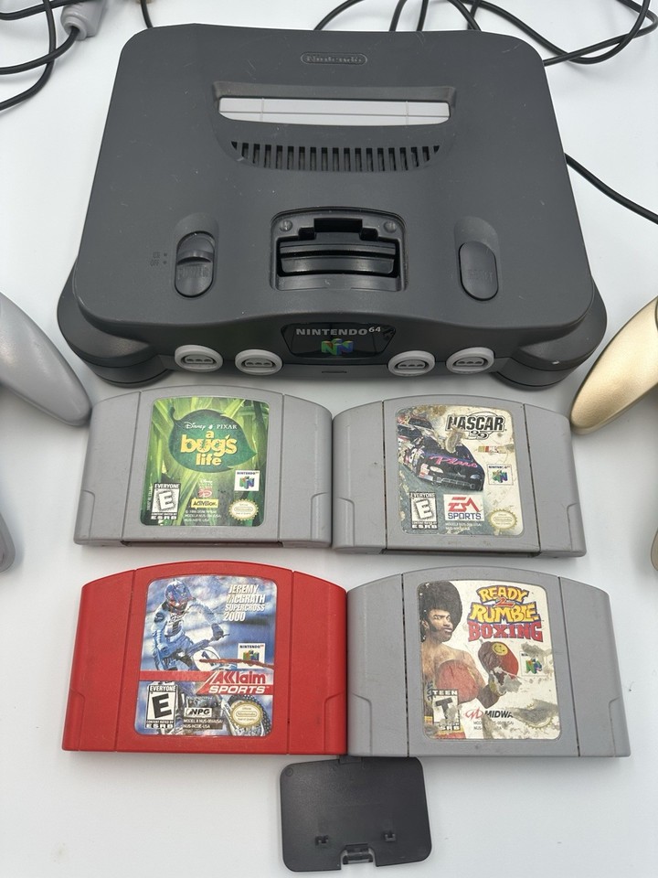 Nintendo 64 N64 Console Lot Bundle - 2 Controllers And 4 Games TESTED ...