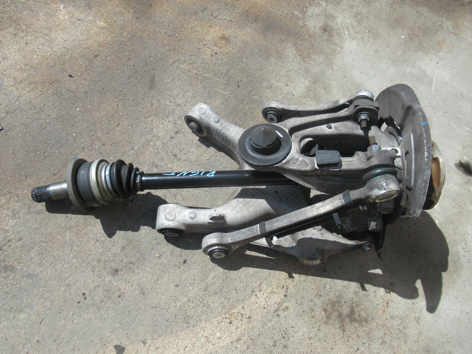 Right Rear Suspension Knee Spindle Hub Knuckle Carrier Axle Assy BMW ...