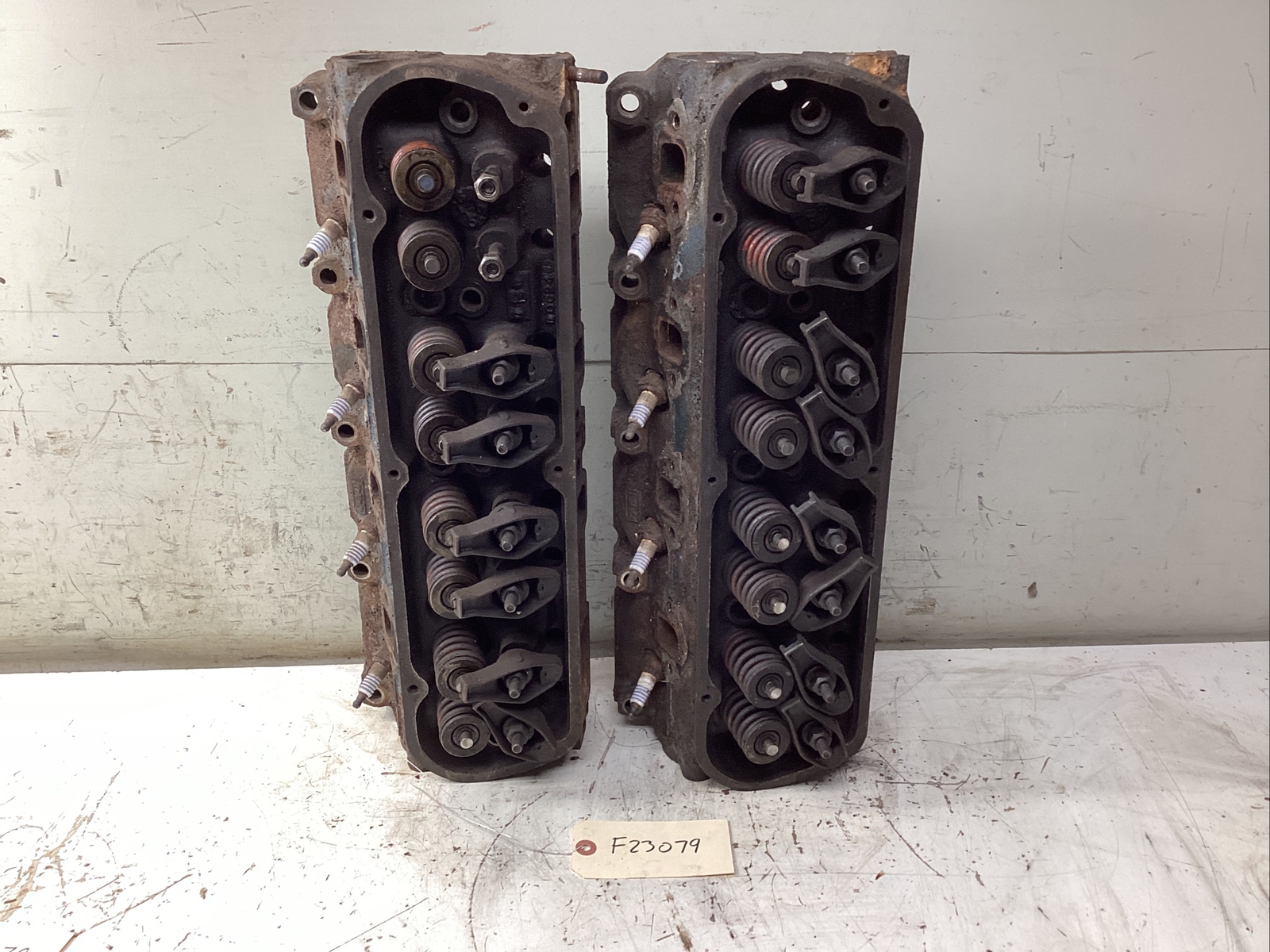 1970 FORD MUSTANG 302 CYLINDER HEAD SET D0OE-B - DATE 0C23 / 0C24 | eBay