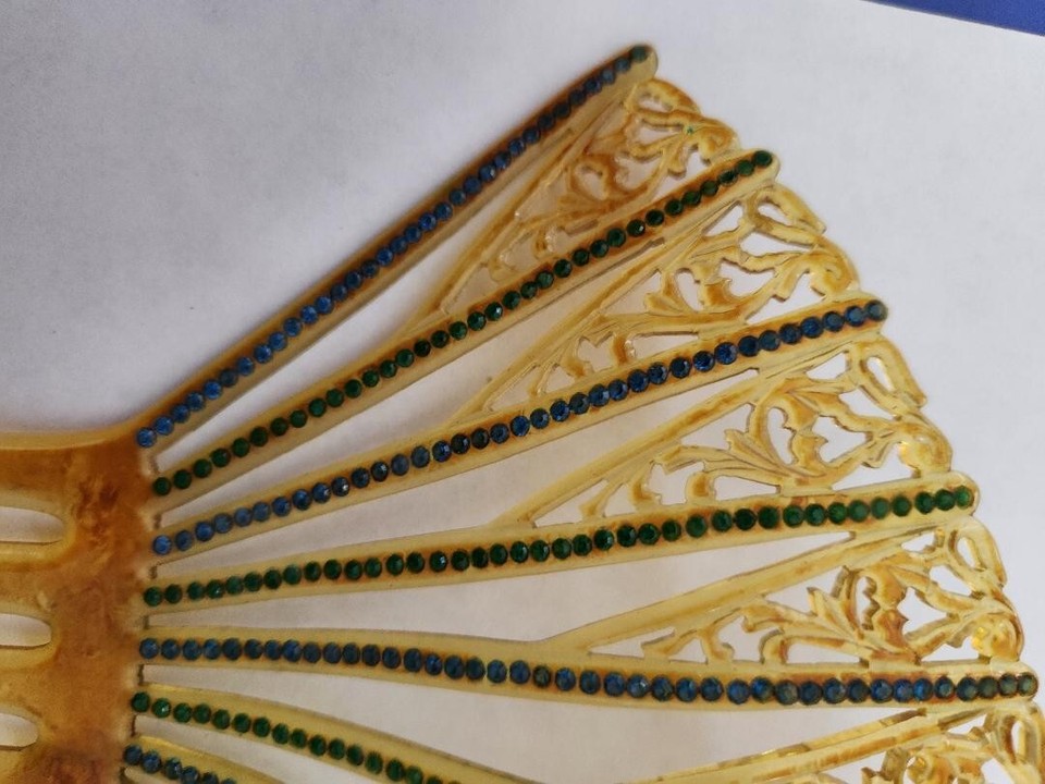 VINTAGE CELLULOID COMB AMBER TORTISE SHELL WITH GREEN GLASS STONES 7.5 ...