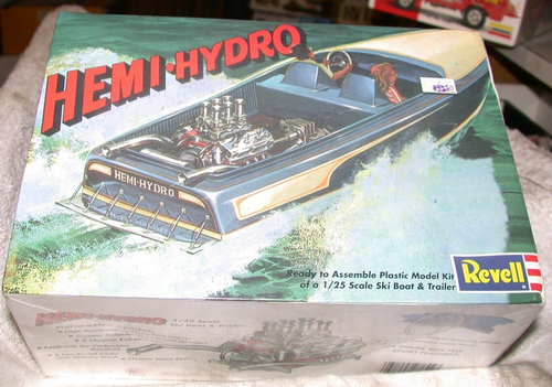 Revell Hemi Hydro Ski Boat & Trailer. 1/25 Scale. 85-7692 | eBay