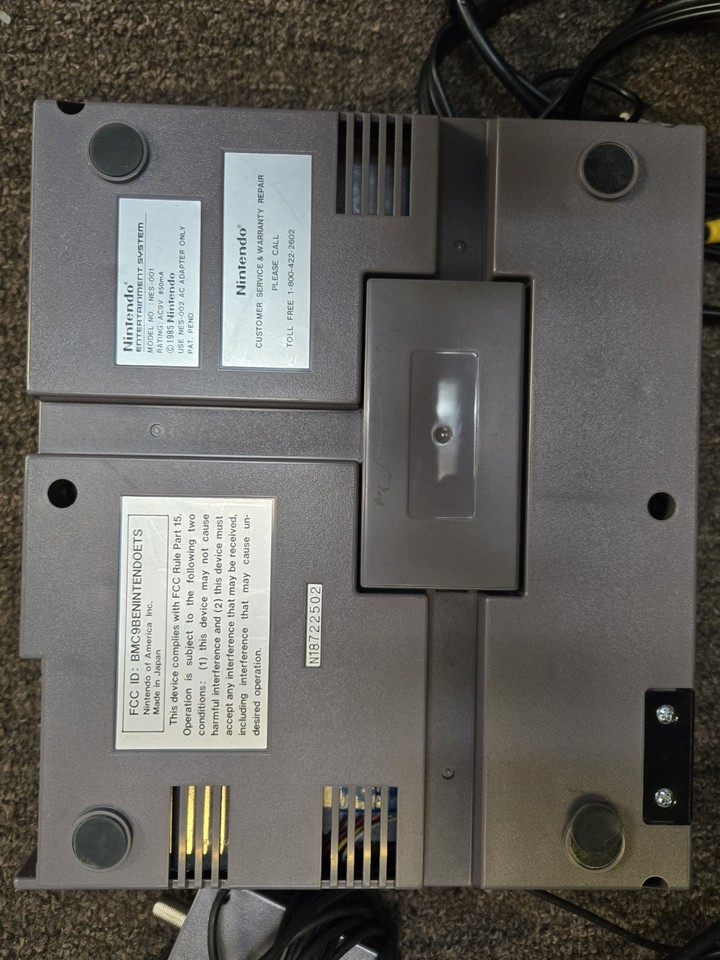 Nintendo Entertainment System NES Console Gray (NES-001) Cords And 2 ...