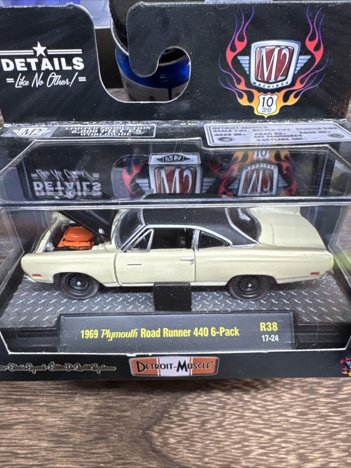 M2 Machines 69 1969 Plymouth Road Runner 440 6-Pack Detroit Muscle Car ...