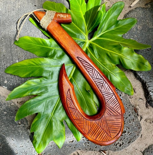 da Hawaiian Store Large Handcarved Wooden Makau Fish Hook | eBay