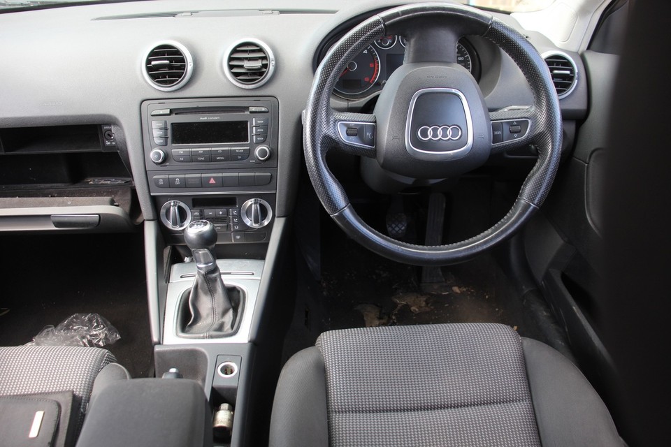 Audi A3 8P A6 C6 Q7 Rear Tailgate Boot Lid Striker Plate 8P4827507A | eBay